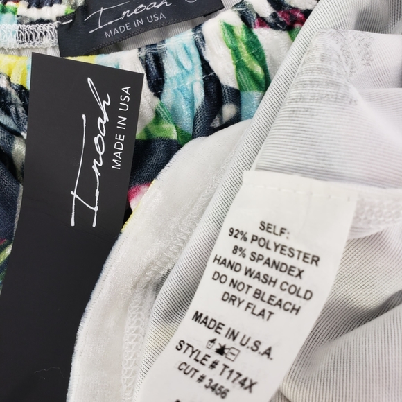 Inoah | Tops | New Inoah Wearable Abstract Art Velvet Off Shouldertop ...